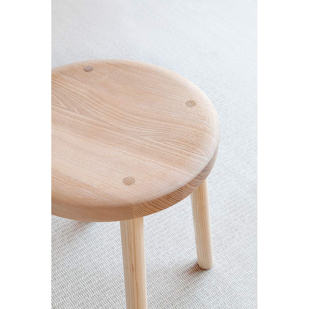 NIKARI STORIA STOOL H450 Ash / ニカリ | 家具・家電のサブスク通販【subsclife (サブスクライフ)】